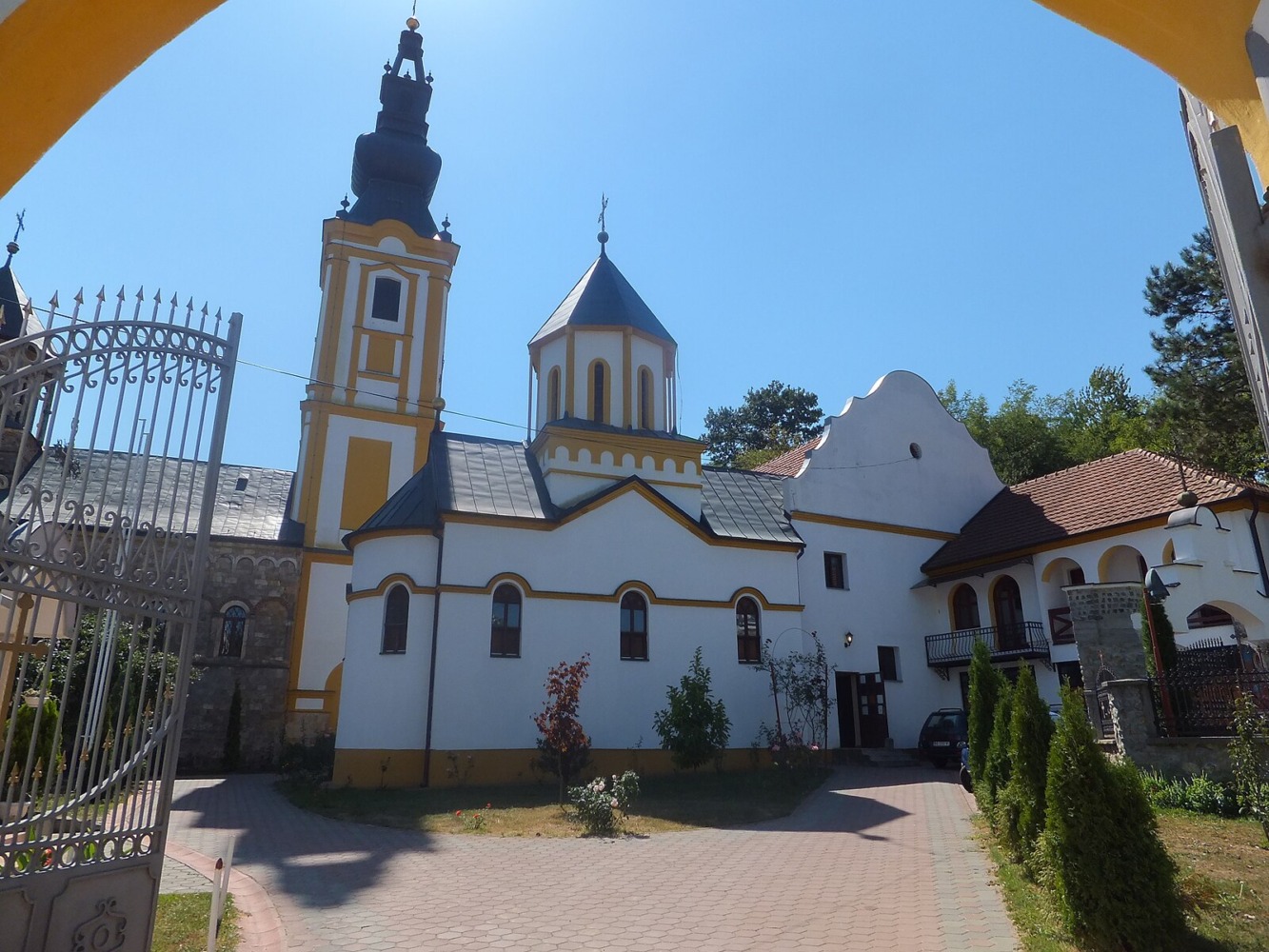 Sotsko jezero: Skriveni biser Fruške gore - Serbia.com